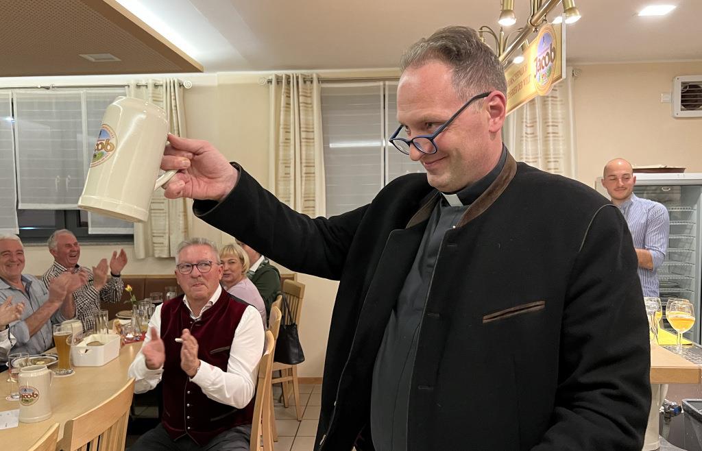 Mit dem Pfarrer auf Partnersuche: Kennenlernaktion feiert Erfolg