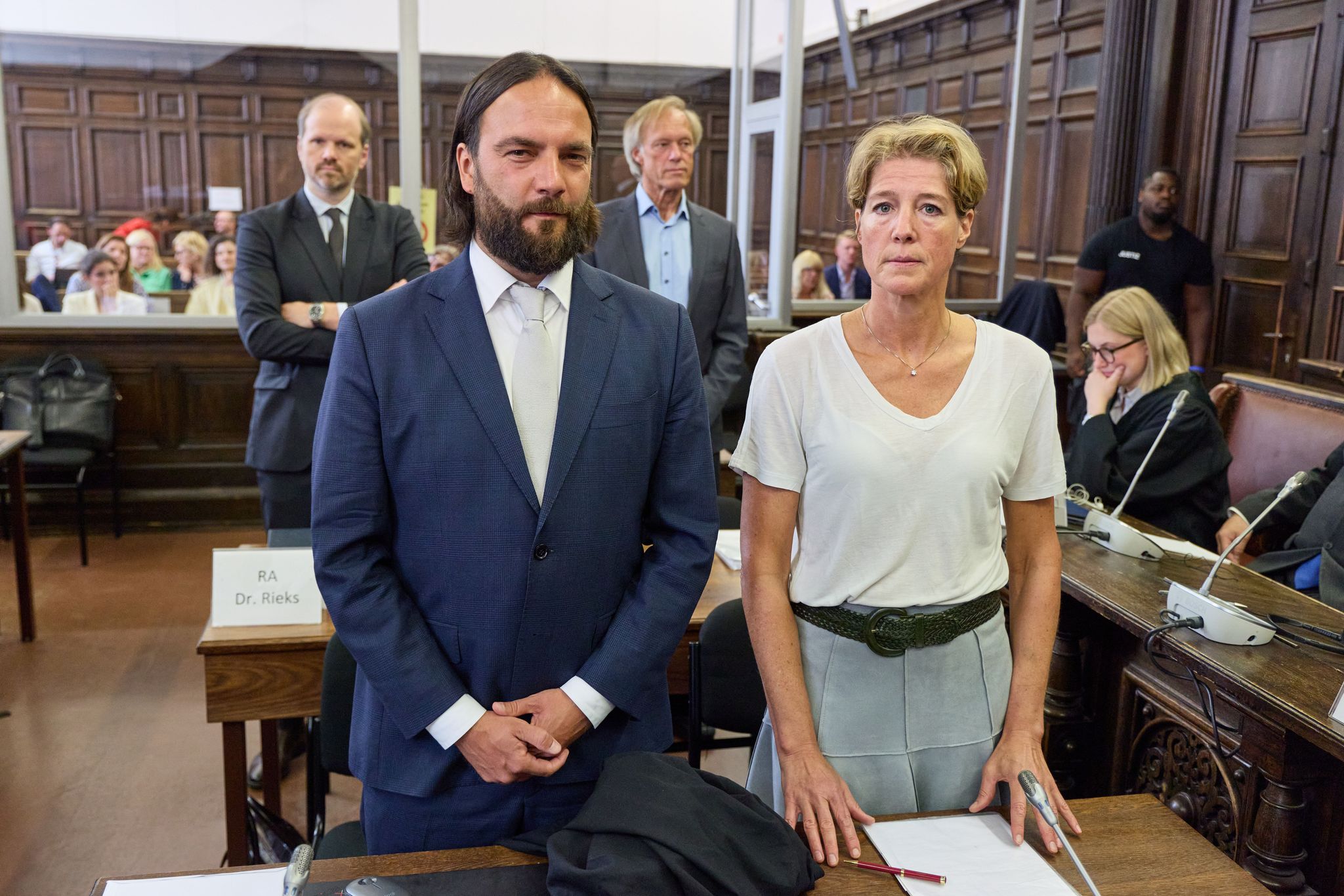 Block-Verteidiger konfrontiert Zeugin mit Widersprüchen
