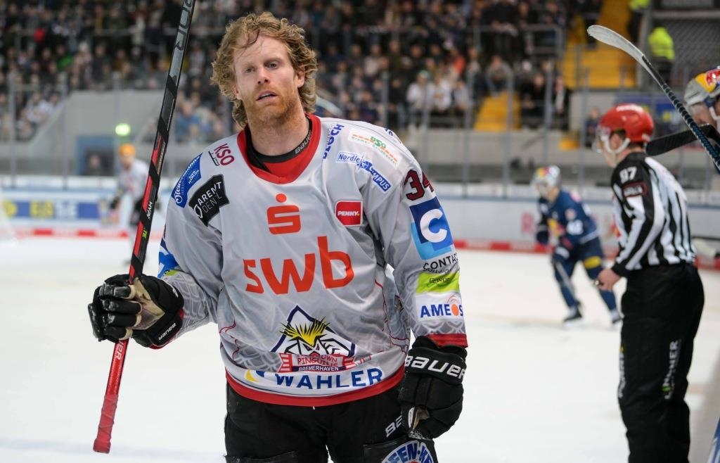 Ein Führungsspieler: „Kante“ Philip Samuelsson verstärkt die Abwehr der ...