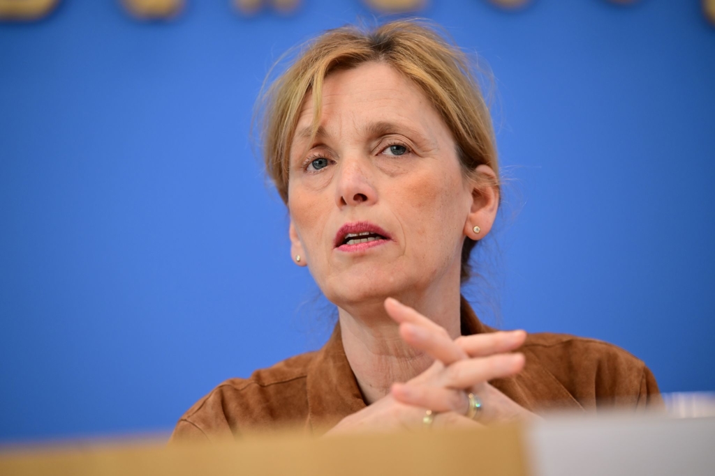 Bundesministerin erwartet spürbare Verbesserung bei Bildung