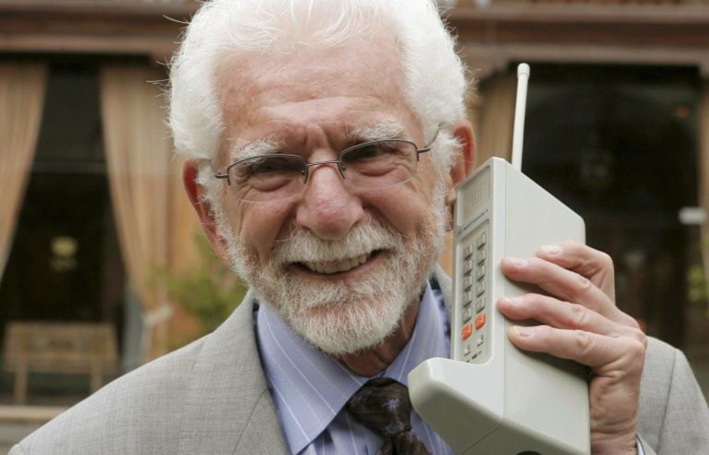 50 Jahre Mobilfunk: So lief das erste Handy-Gespräch vor einem halben ...